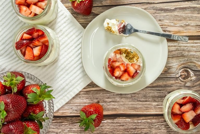 Mini No-Bake Cheesecake Parfaits - Pam's Daily Dish
