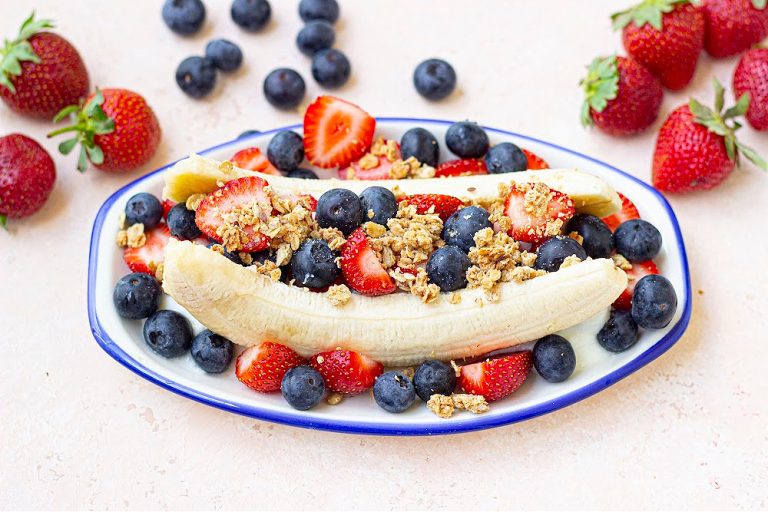 Breakfast Banana Split - Pam's Daily Dish
